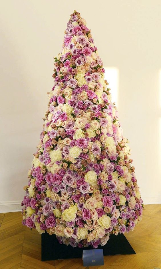 20 Floral Christmas Tree Ideas to Elevate Your Holiday Decor